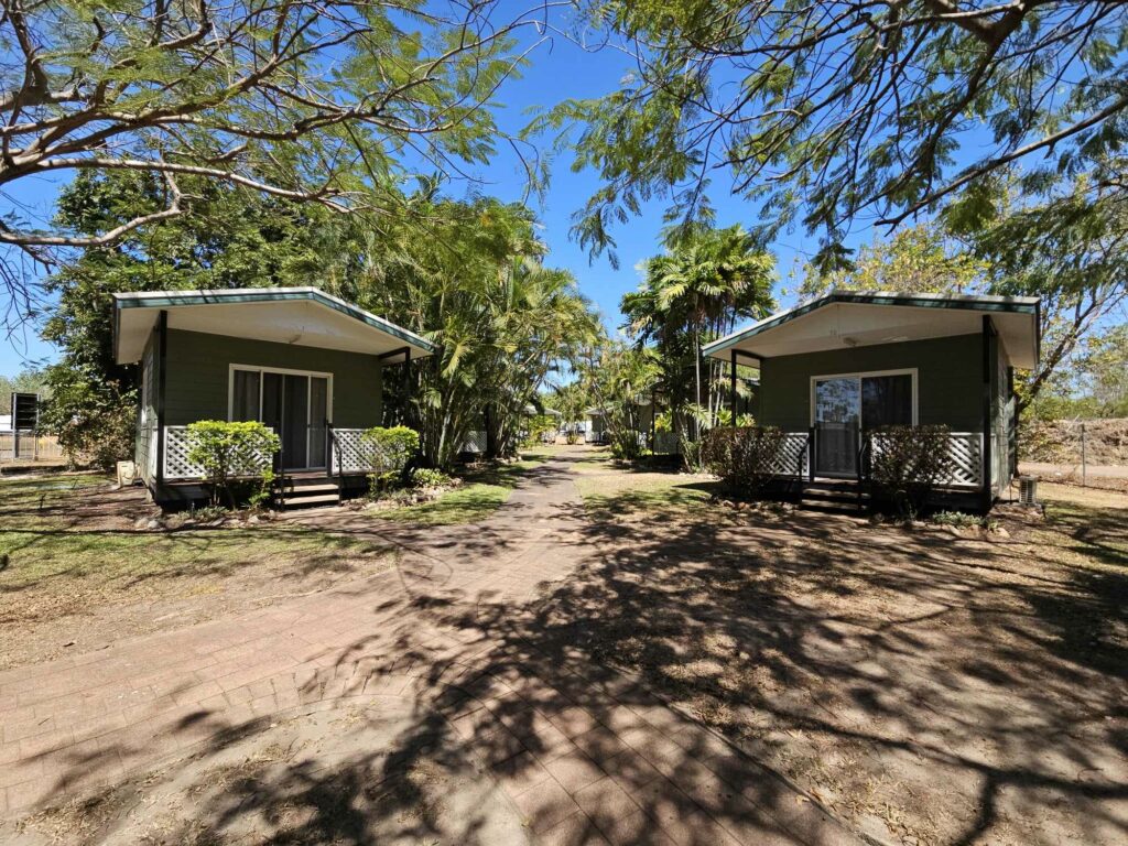 Accommodation & Pool – Humpty Doo Hotel